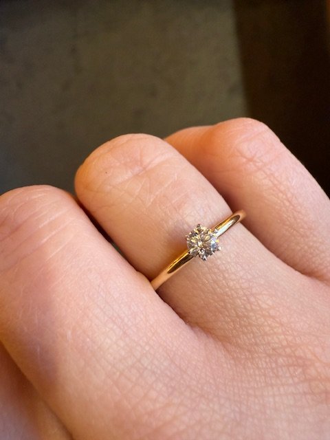 Engelbert Solitaire Modern Classic - Ring i guld med diamant